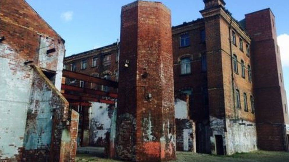 Two years to start Wakefield waterfront mill revamp - BBC News