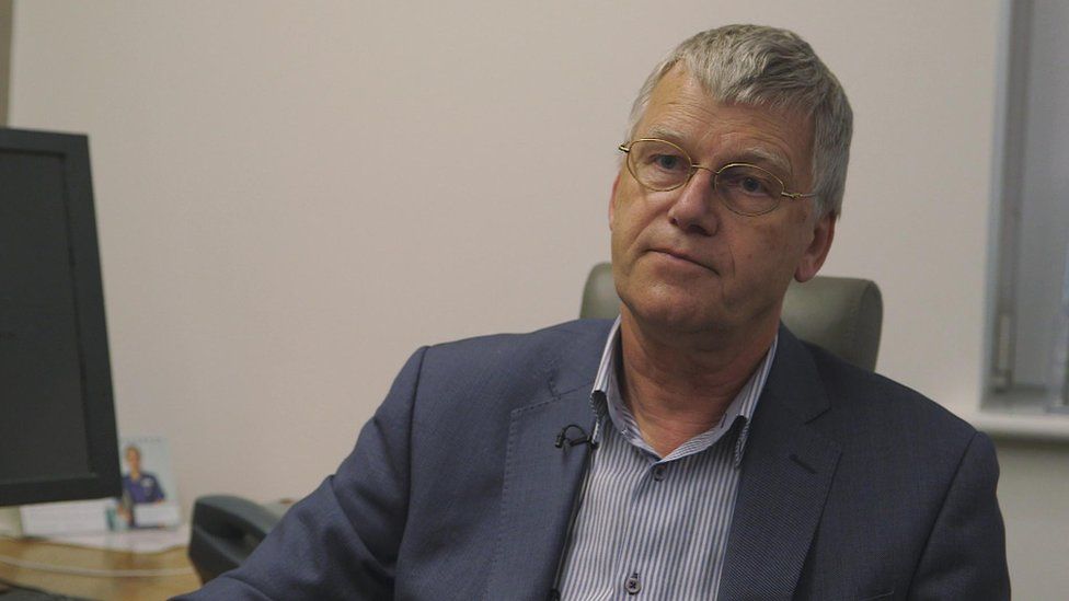 'Severe PMS was so bad I had a hysterectomy' - BBC News