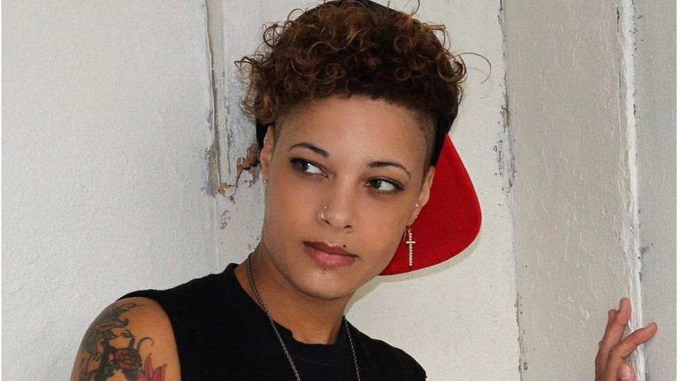 'Grime should embrace transgender' - BBC News