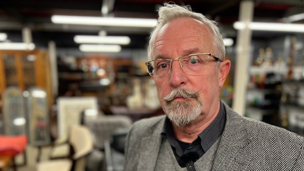 Rayleigh antiques fair halted over council-run venue concerns - BBC News