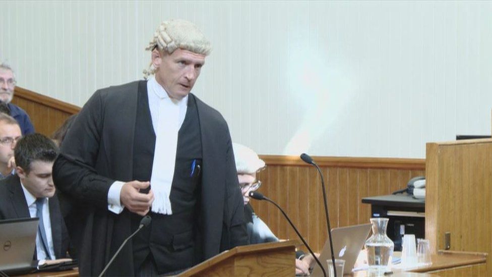 Legal bid to dismiss Alistair Carmichael MP's election challenge - BBC News