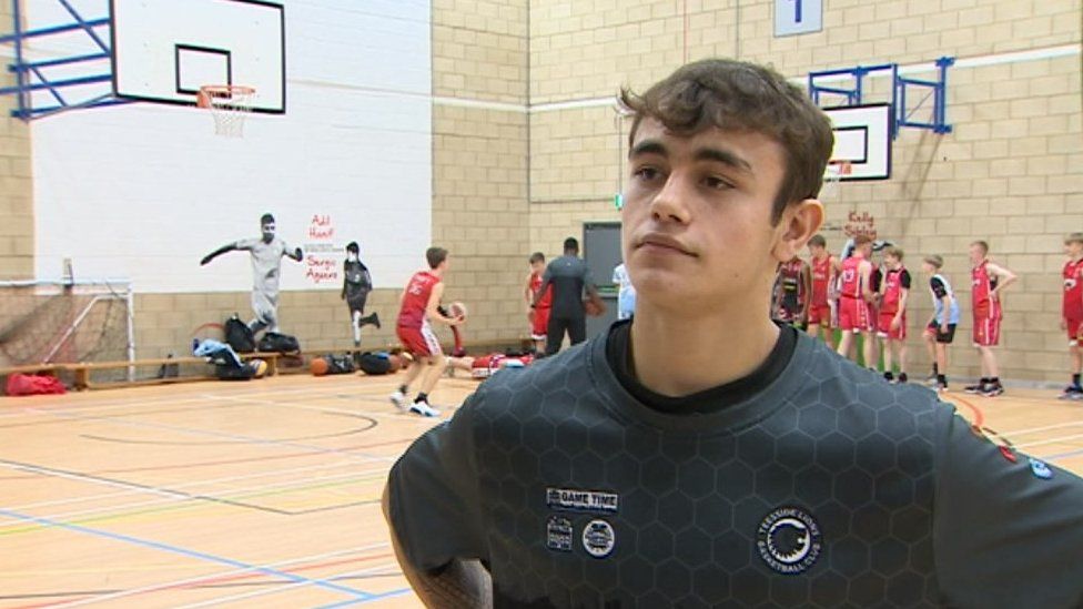 Basketball helps Middlesbrough teen stay away from crime - BBC News