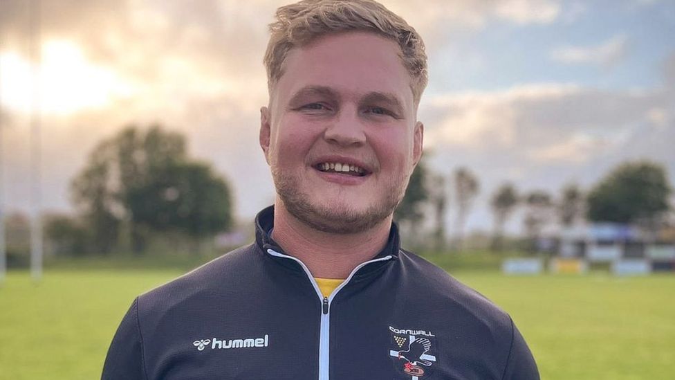 Josh Hartshorne: Cornwall player of the year agrees new deal - BBC Sport