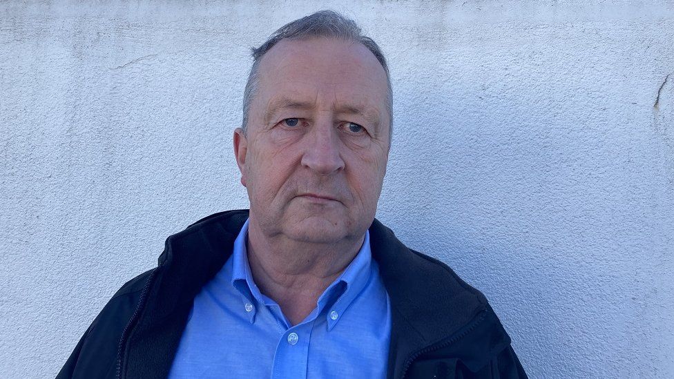 Translink: Bus and rail strikes suspended after latest pay offer - BBC News