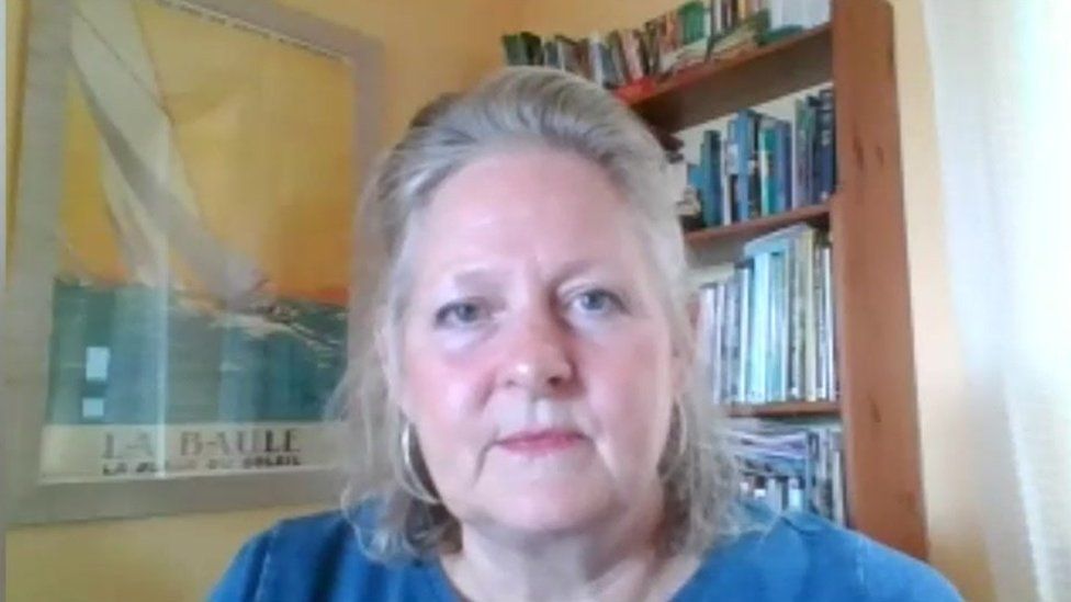 Covid: Surgery patients 'frustrated' by waiting times - BBC News