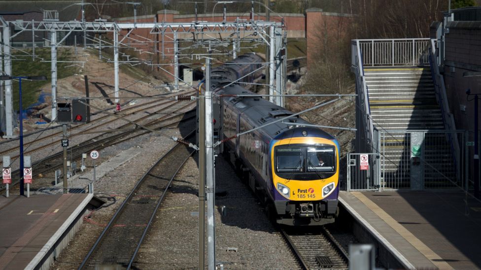 Chris Grayling urged to resign over leaked rail letter - BBC News