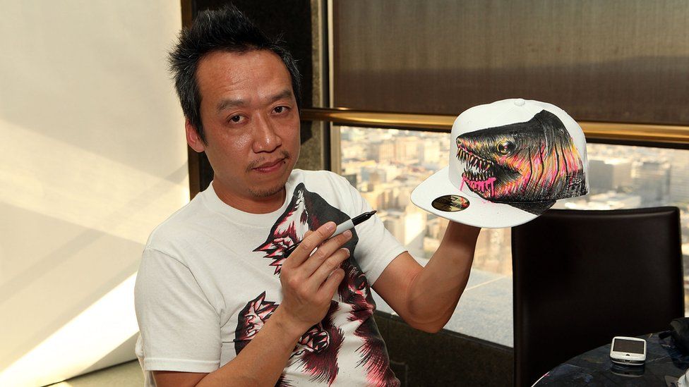 David Lew: Artist sues Los Angeles museum after work thrown out - BBC News