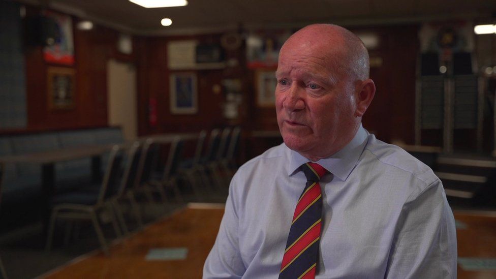 Will Boris Johnson's group hug delay referendum question? - BBC News