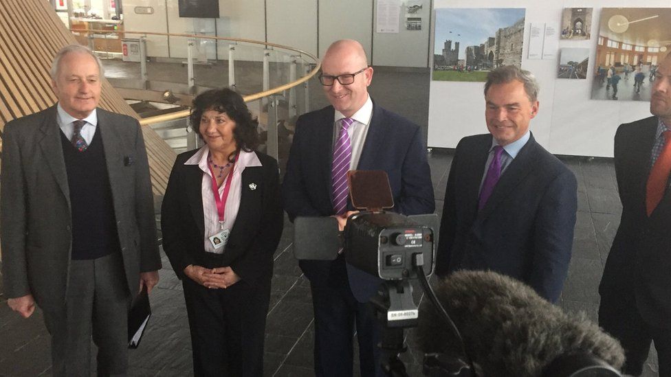 New UKIP leader Paul Nuttall holding talks on Nathan Gill's two jobs ...