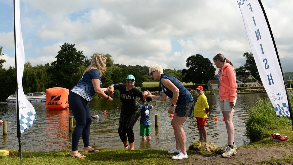 Henley Swimming Festival announced at Temple Island Meadow - BBC News
