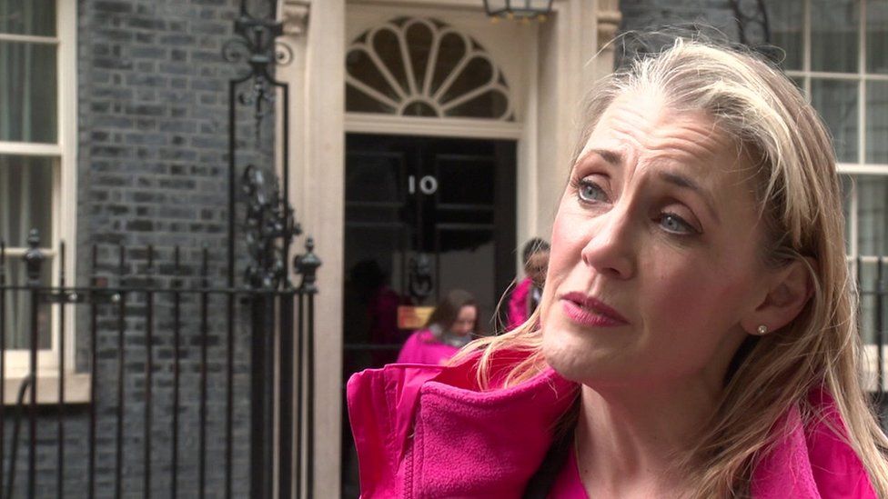 Laura Nuttall's mum calls for more brain cancer funding - BBC News