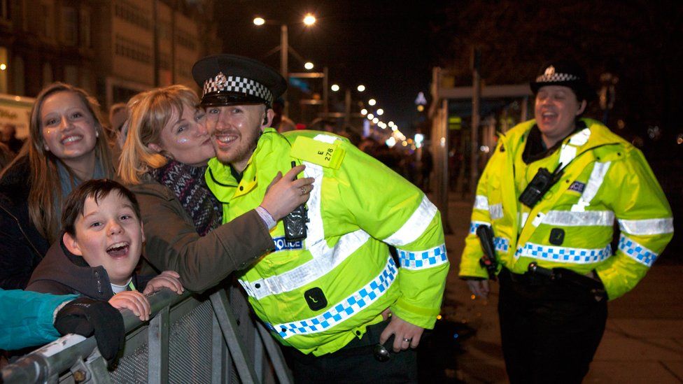 Edinburgh Hogmanay was major success, say organisers - BBC News