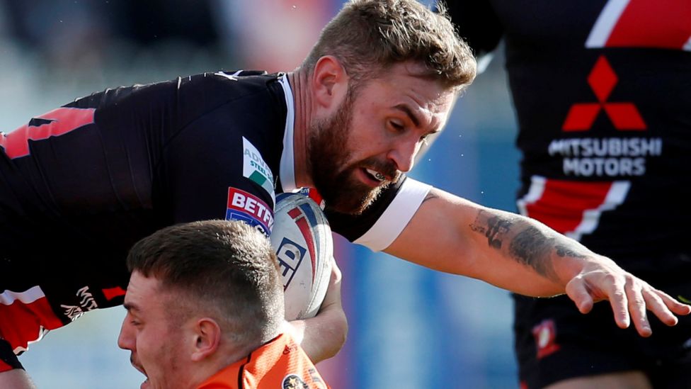 Jansin Turgut: Rugby league player makes mental health plea - BBC News