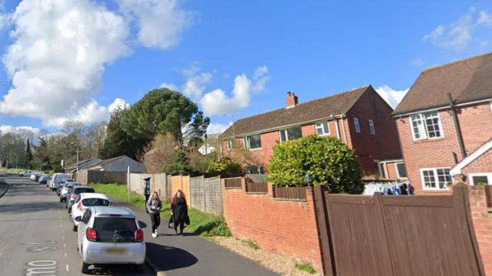 Public meetings over Exeter road changes - BBC News