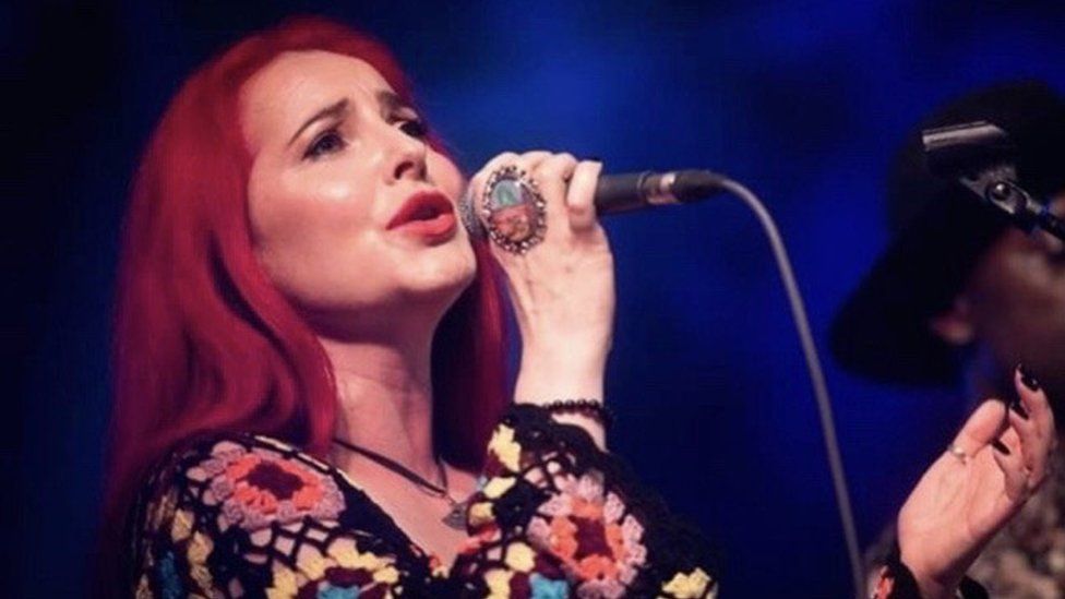 'Mae Dad yn siomedig na wnaeth y Tywysog hybu'r iaith' - BBC Cymru Fyw