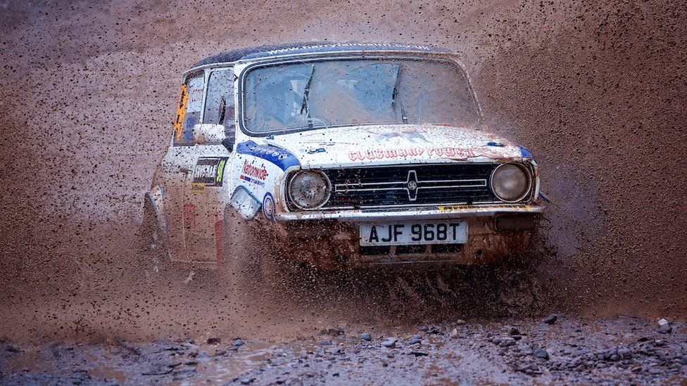 Muddy marvellous: The Snowman Rally - BBC News