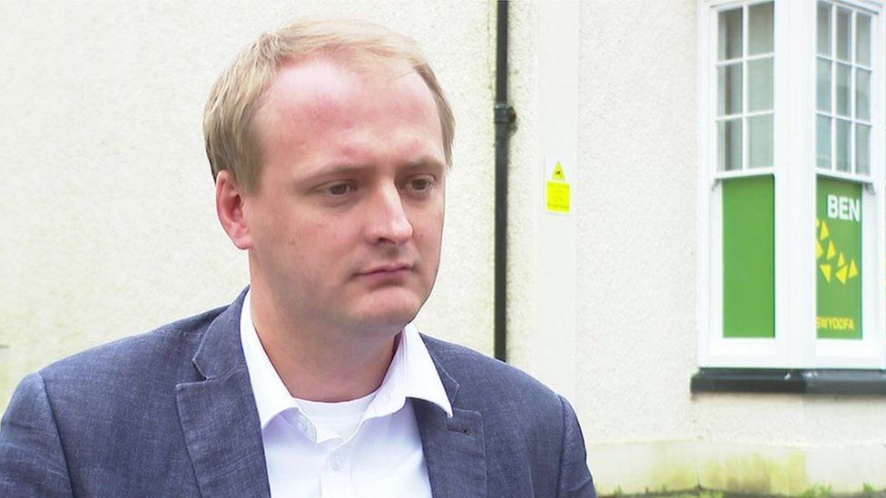 S4C: Mwy o ddiswyddiadau 'ddim yn help symud ymlaen' - BBC Cymru Fyw