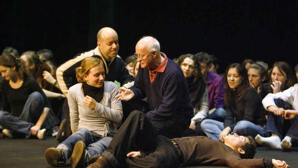 Edward Bond: 'Completely original' playwright dies aged 89 - BBC News