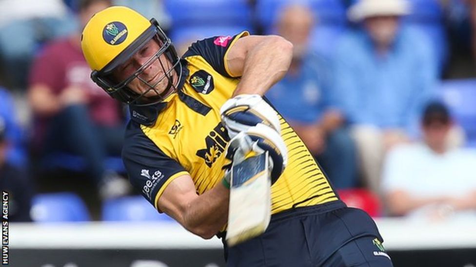 Glamorgan: New deal for all-rounder Graham Wagg - BBC Sport