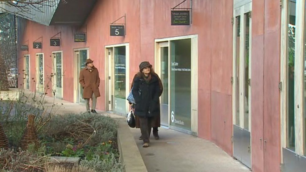 Ruthin Craft Centre 'fine' despite closures - BBC News