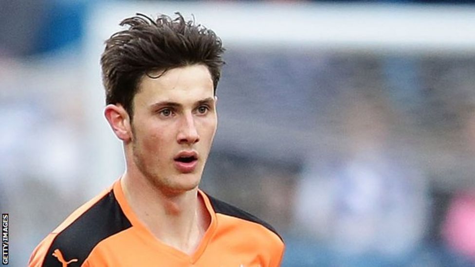 Elliot Osborne: Morecambe sign midfielder from Fleetwood on loan - BBC ...