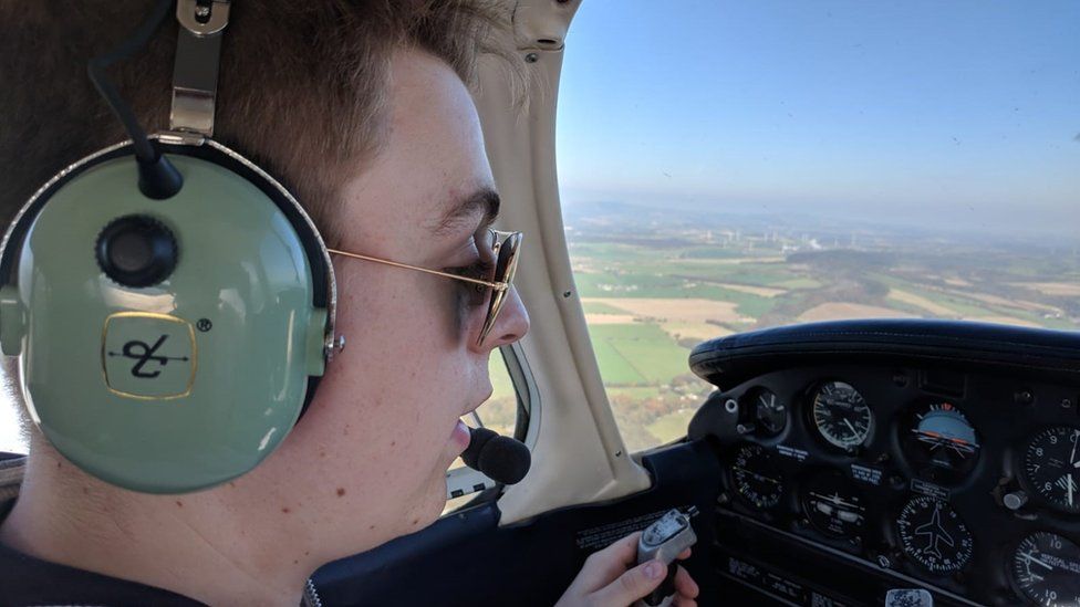Trainee pilots lose tens of thousands after flying schools collapse ...