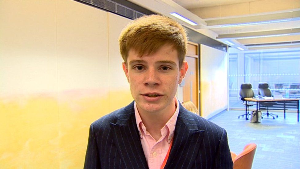 Welsh Youth Parliament holds joint session with AMs - BBC News