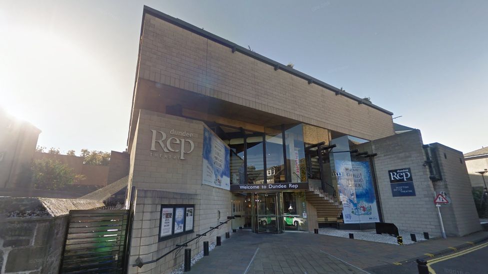 Record audiences for Dundee Rep and Scottish Dance Theatre - BBC News