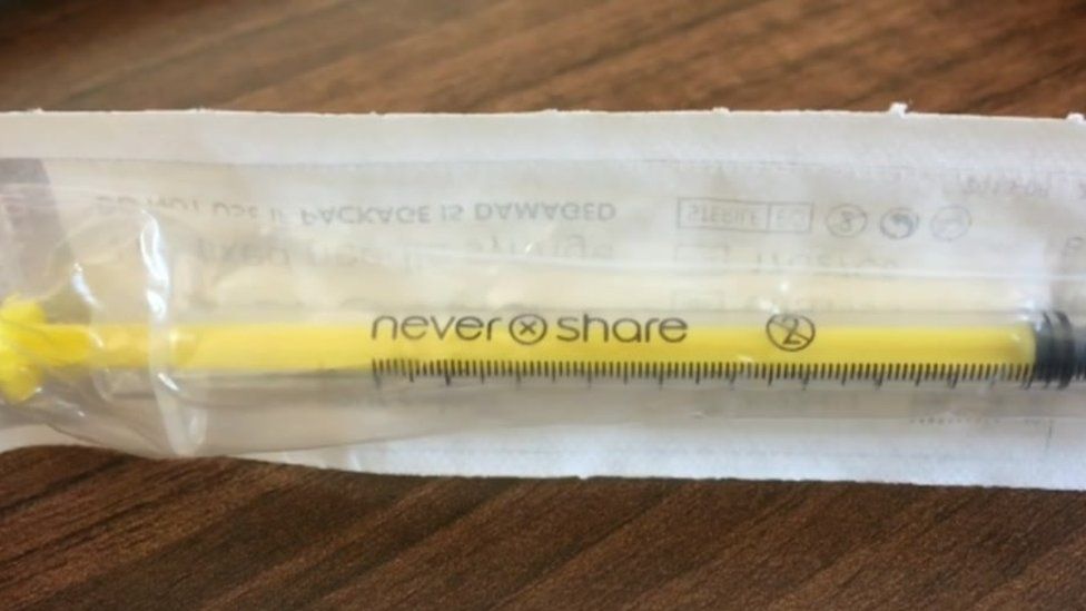 Safety kit sees rise in drug needles returned in Cardiff - BBC News