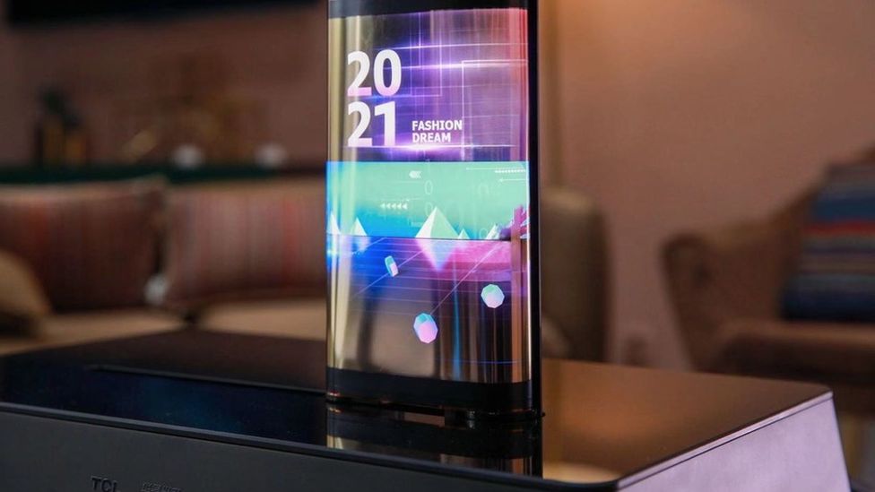 CES 2021: Is this the world's smartest face mask? - BBC News