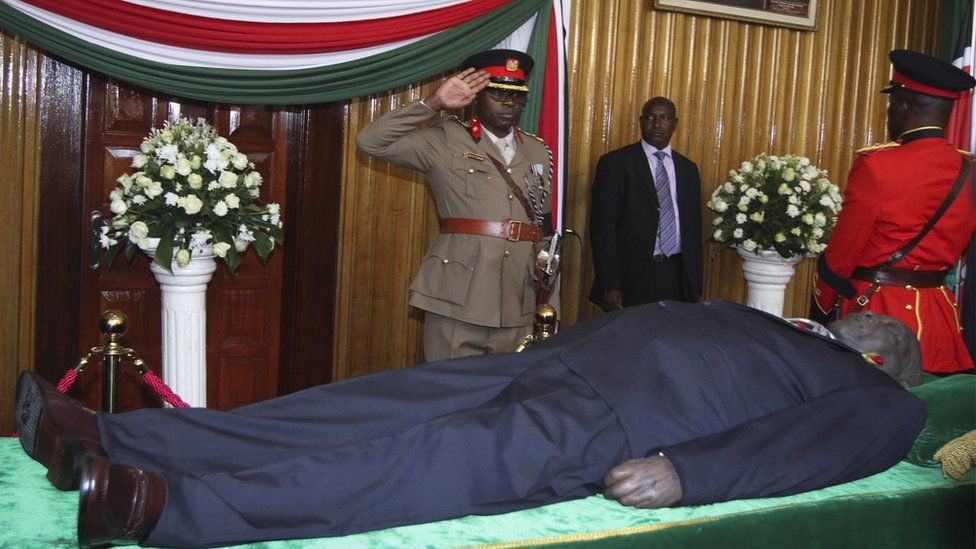 Daniel arap Moi: Kenya mourns 'iconic leader' - BBC News