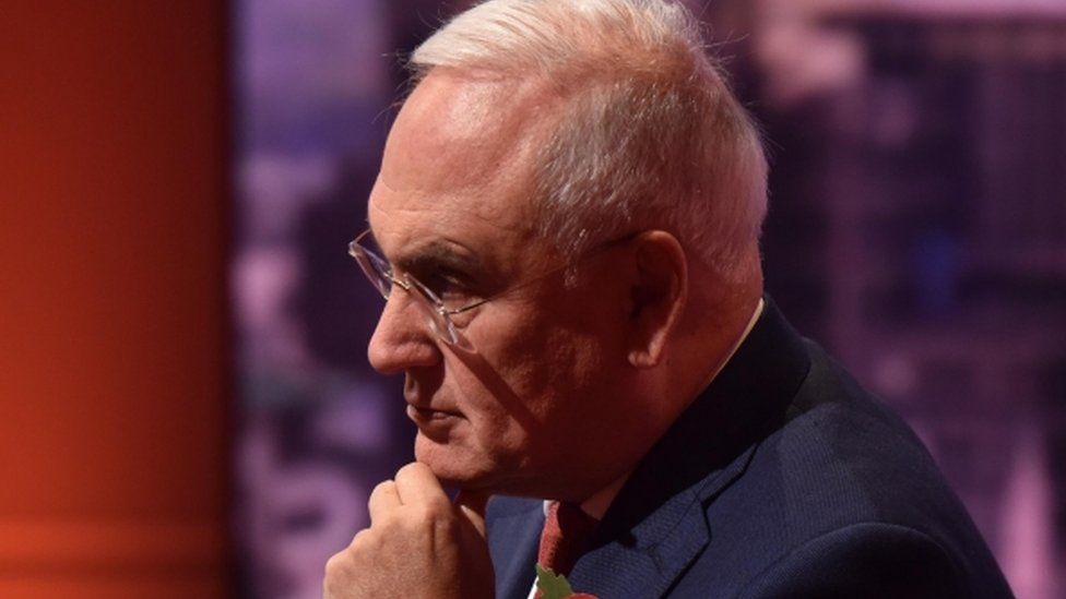 Sir Michael Wilshaw's 10 last questions - BBC News