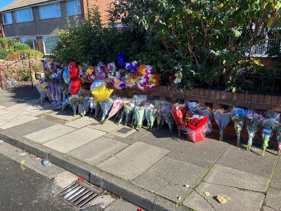 Boy, 16, dies in Redcar after motorbike hits wall - BBC News