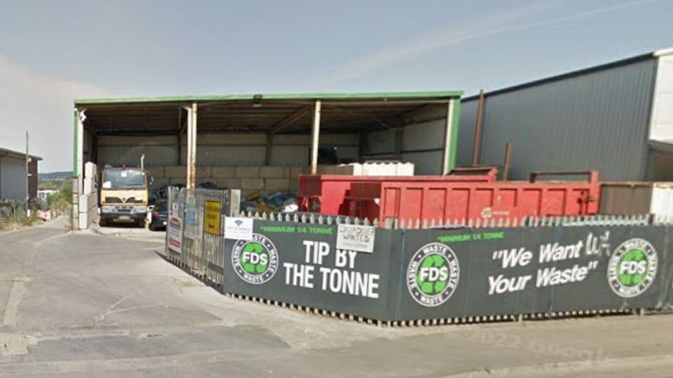 Poole waste worker killed by reversing lorry, jury told - BBC News