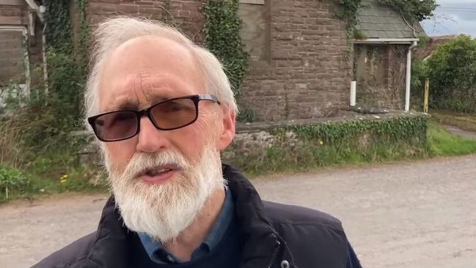 Protests against demolition of former Garway school - BBC News