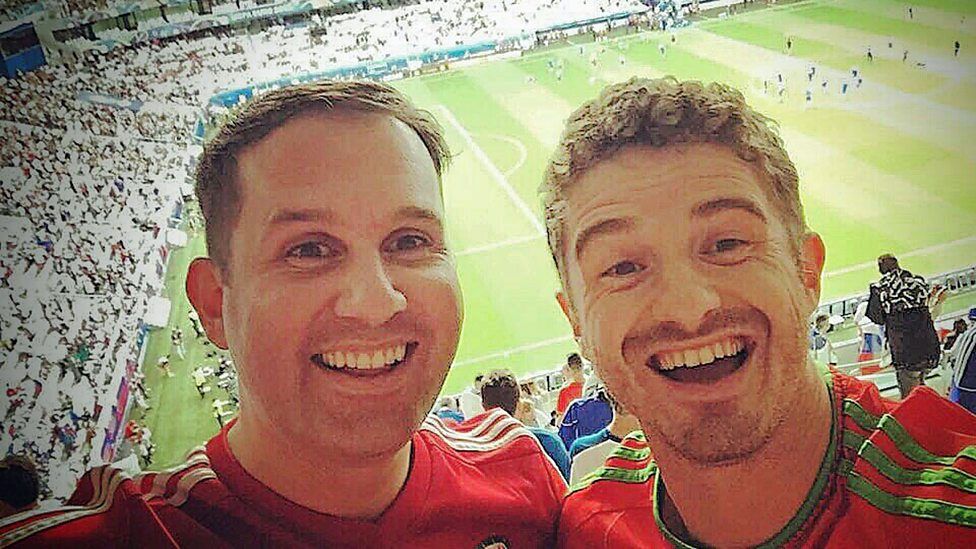 Ateb y Galw: Rhydian Bowen Phillips - BBC Cymru Fyw