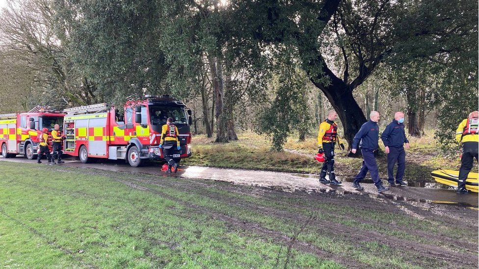 Cardiff: Police to investigate as man's body found in River Taff - BBC News