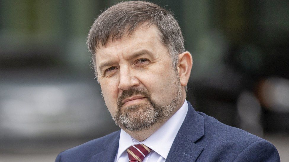 Health Minister announces increased mileage rate for HSC staff - BBC News