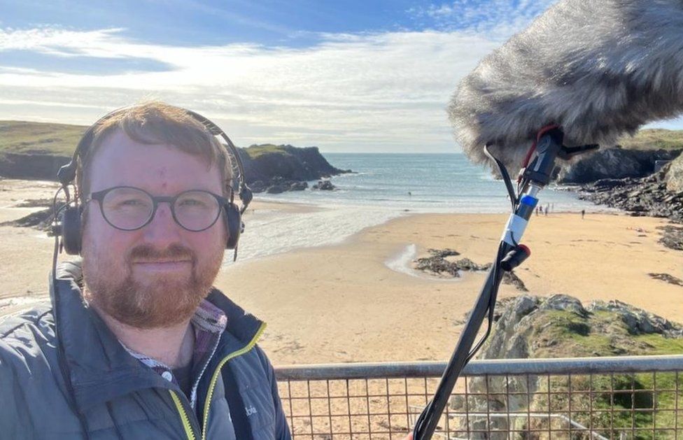 Adrodd stori'r llofruddiaeth wnaeth ysgwyd Ynys Môn - BBC Cymru Fyw