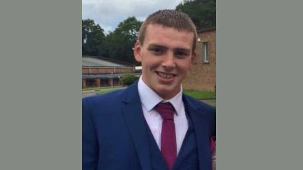 Glasgow play park shooting victim photo issued - BBC News