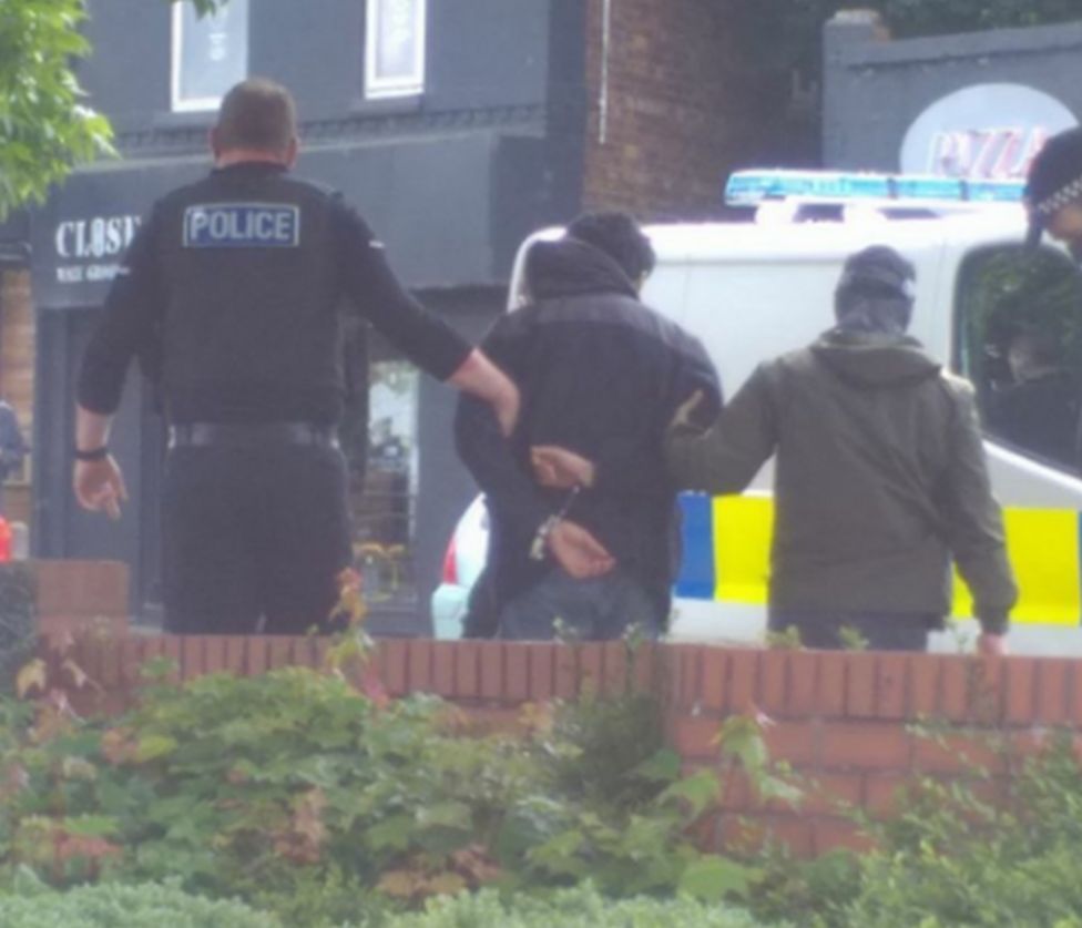 Manchester attack: 22 dead and 59 hurt in suicide bombing - BBC News