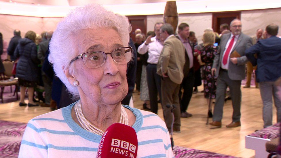 Ian Paisley memorial unveiled in Belfast - BBC News