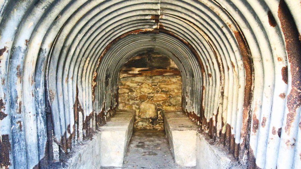 Napoleonic fort in Guernsey sold for £1m - BBC News