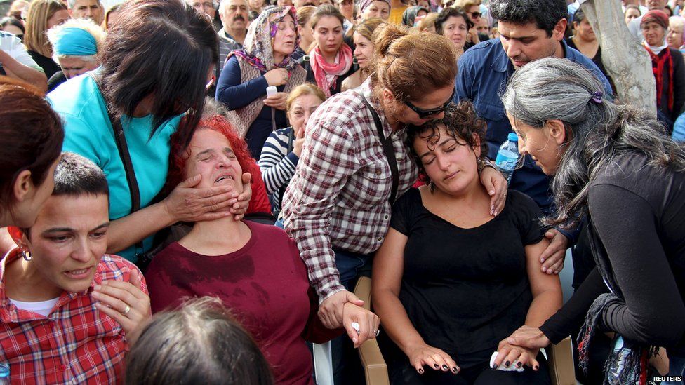 Ankara attacks: Turkey in mourning after blasts kill almost 100 - BBC News