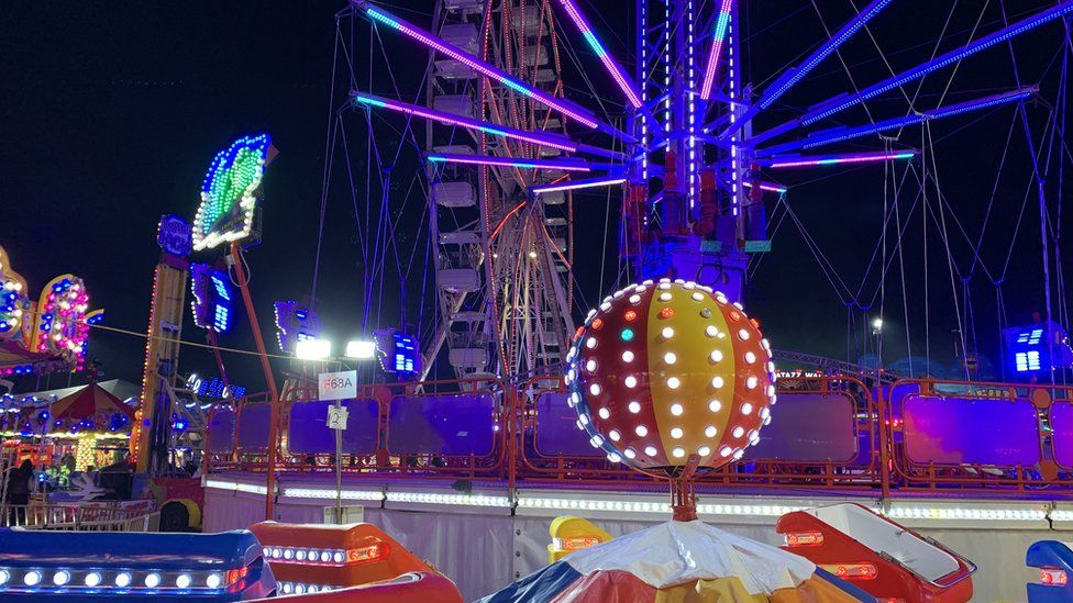 Hull Fair 2021: Crowds attend one of Europe's largest fun fairs - BBC News