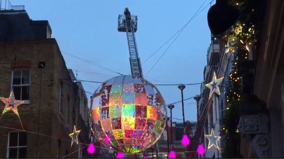 Soho Cirque Le Soir nightclub fire: Firefighters tackle blaze - BBC News