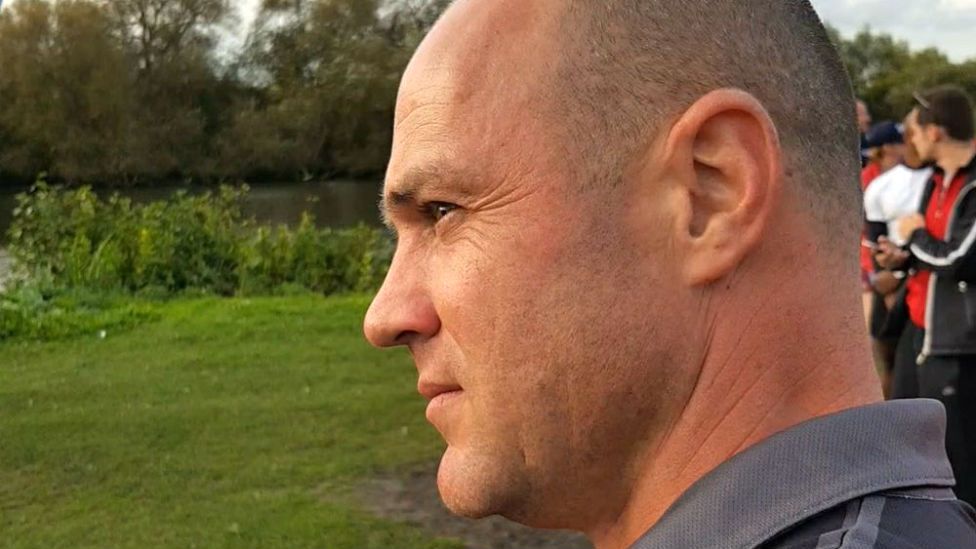 Parachute plot: The ex-girlfriend who walked away - BBC News