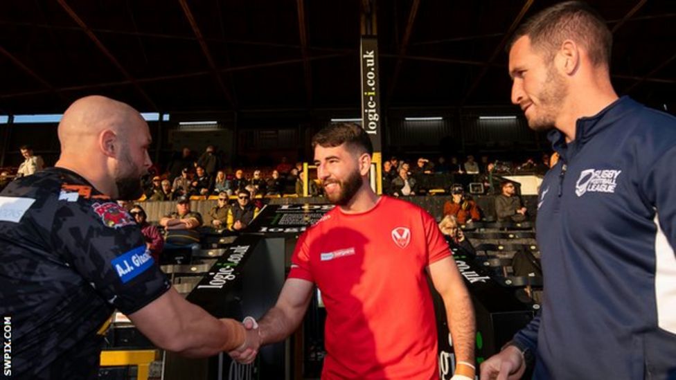 Sam Royle: St Helens back-rower signs one-year extension - BBC Sport