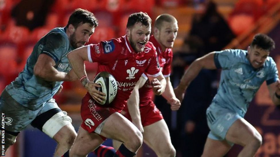 Steff Hughes: Scarlets vice-captain signs new contract - BBC Sport