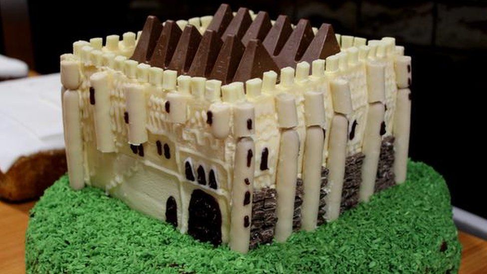 Shortbread version of Grayson Perry's 'House for Essex' wins baking ...